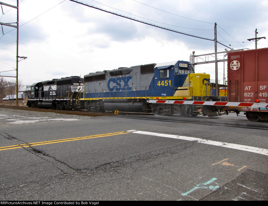 CSX 4451 and NS 3013